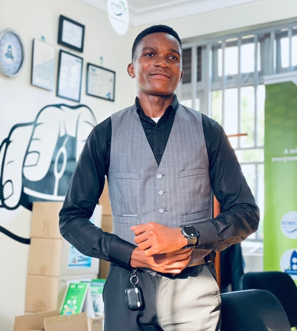 Cirus Sumika - Sumic IT Solutions